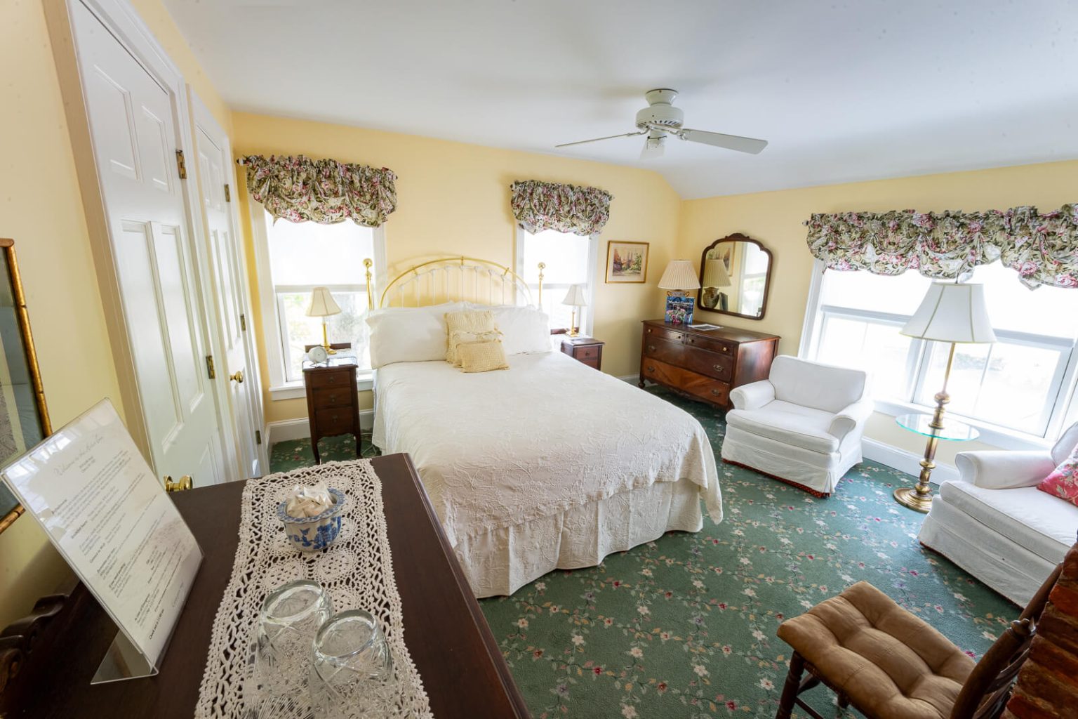 Vineyard Room - Arbor Inn of Clinton New York